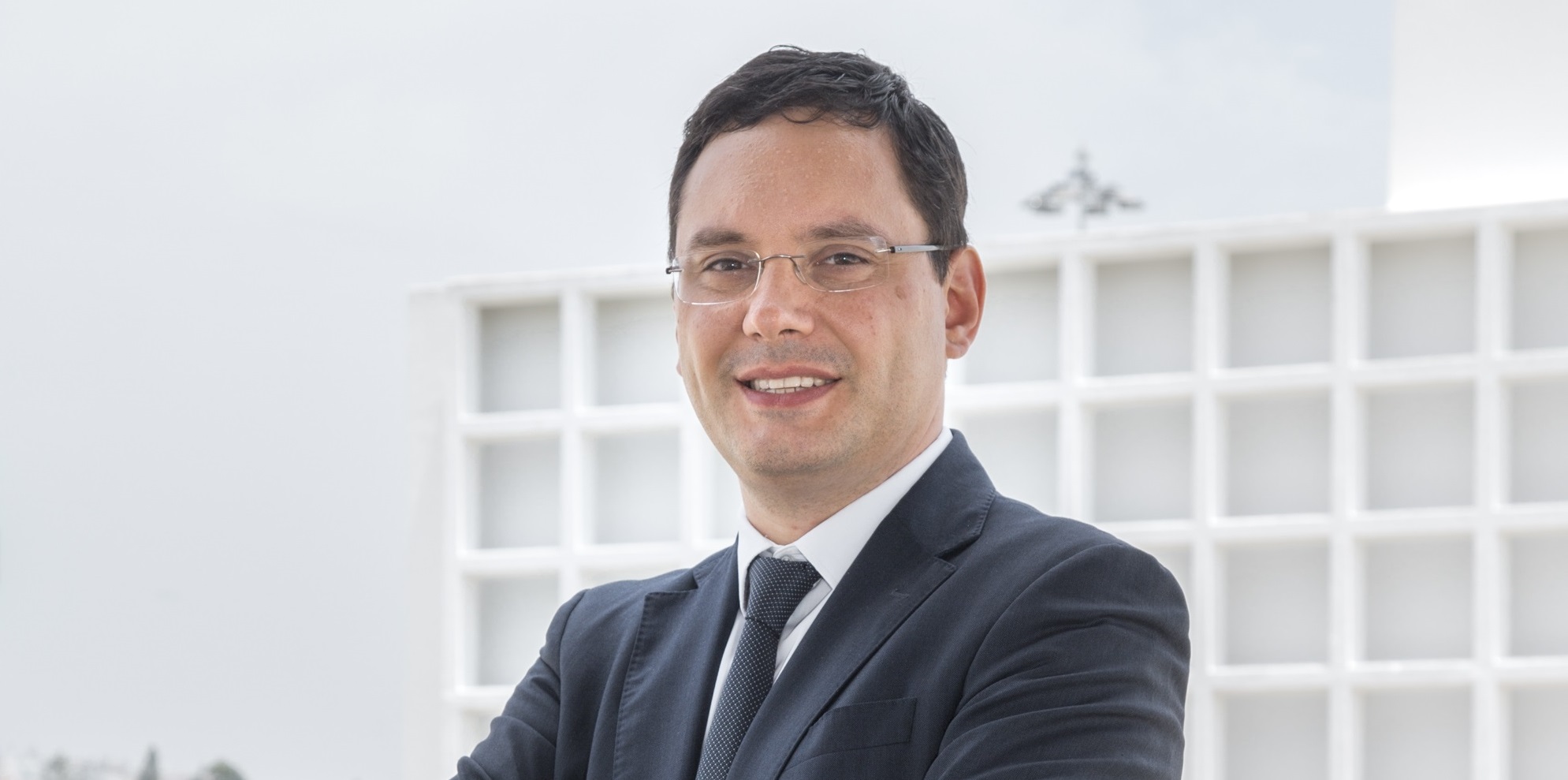 Prof. Nelson Ribeiro: "Regenerar as Democracias pelas Ideias" | FCH ...